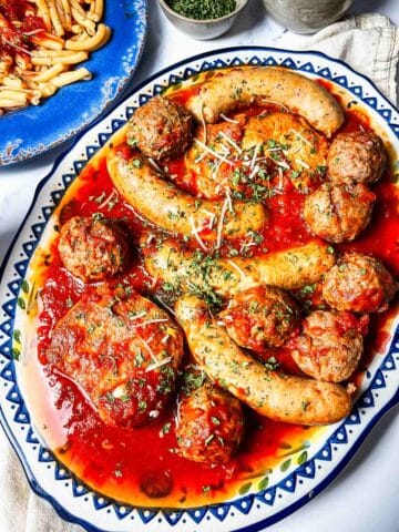 Italian Gravy (Authentic Italian Sunday Tomato Sauce) - Meghan It Up